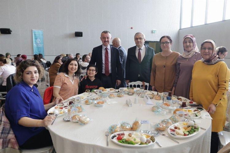 Kocaeli’de Ebeler ve Hemşireler Haftası kutlandı | Ufuk Gazetesi