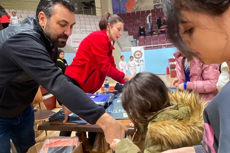 Saruhan Hünel Hataylı çocuklarla buluştu | Ufuk Gazetesi